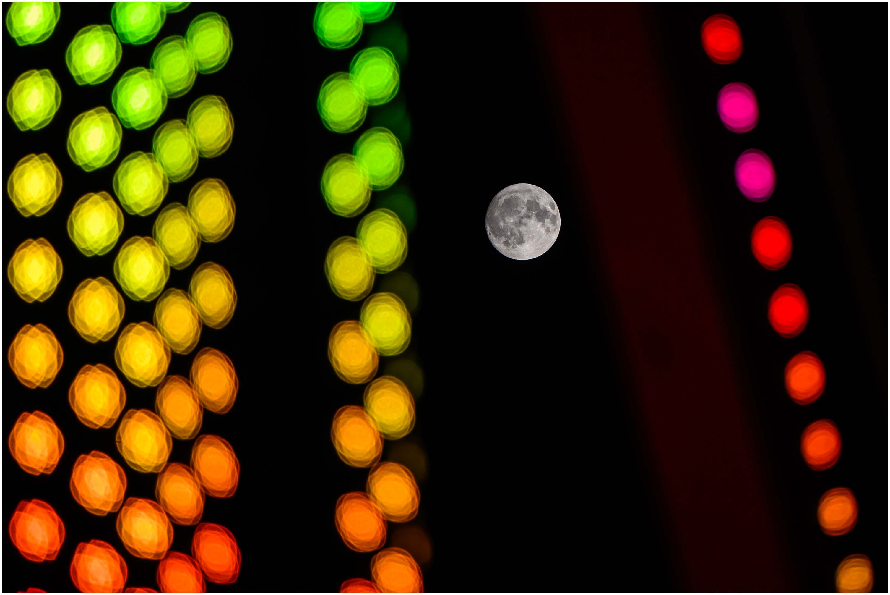 Moon Over Thrillville – Jim Lee Photography